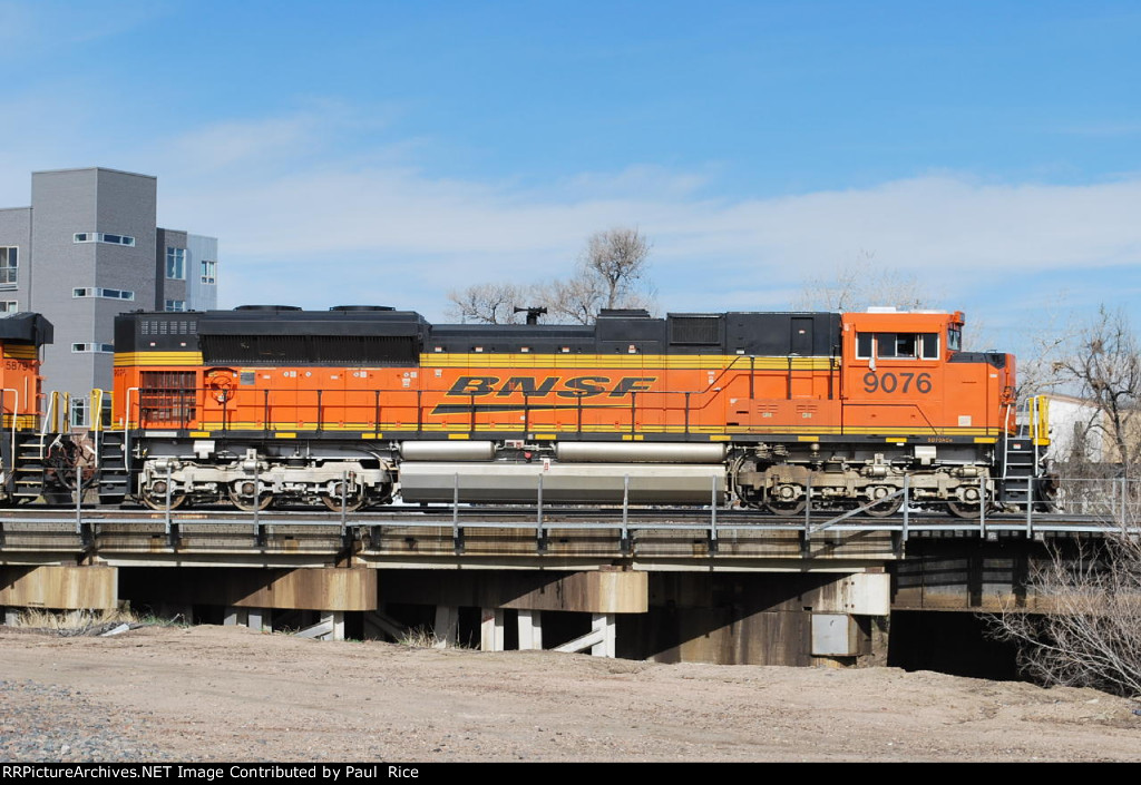 BNSF 9076